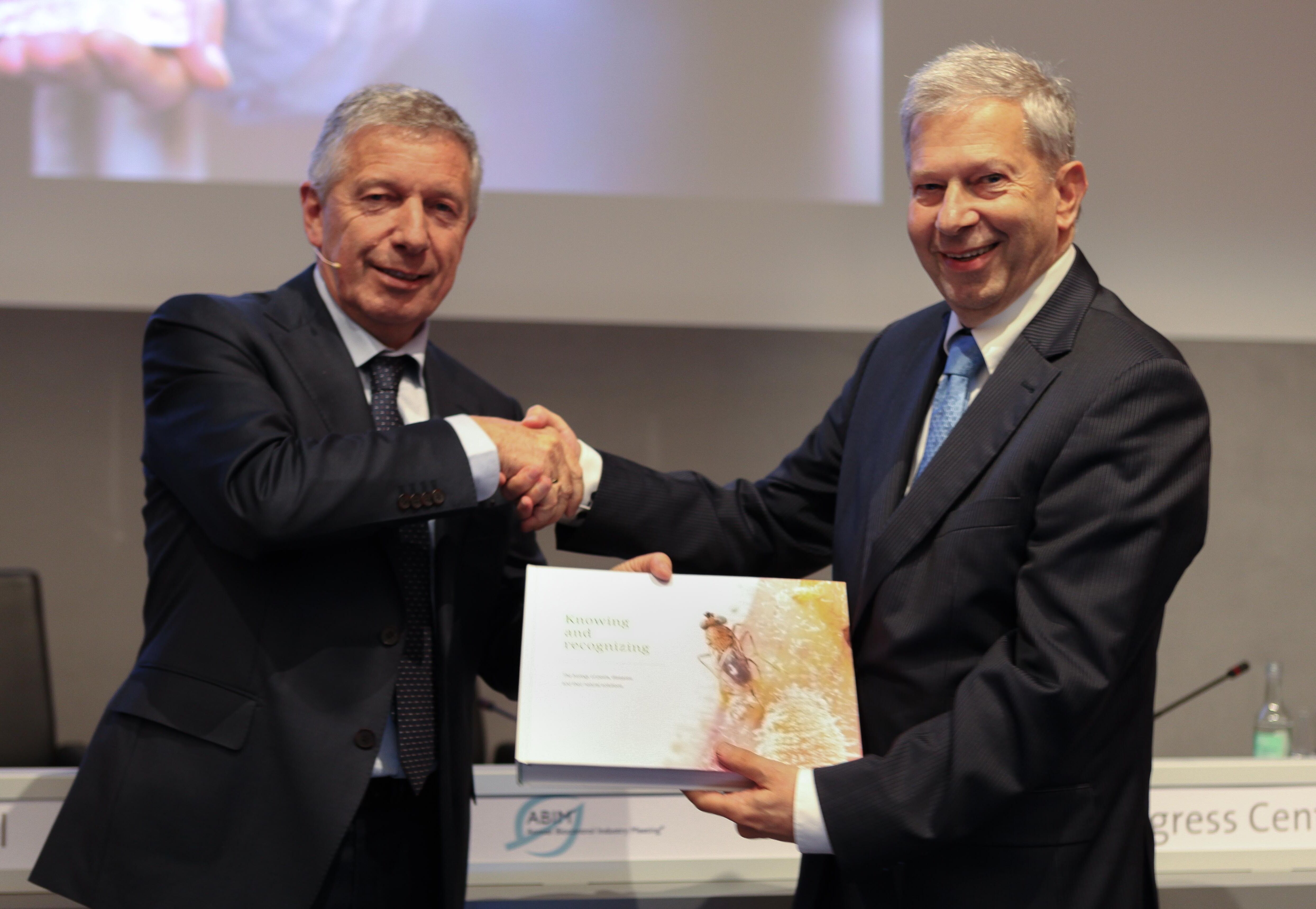 Koppert presents new edition of book Knowing & Recognizing | Koppert Global