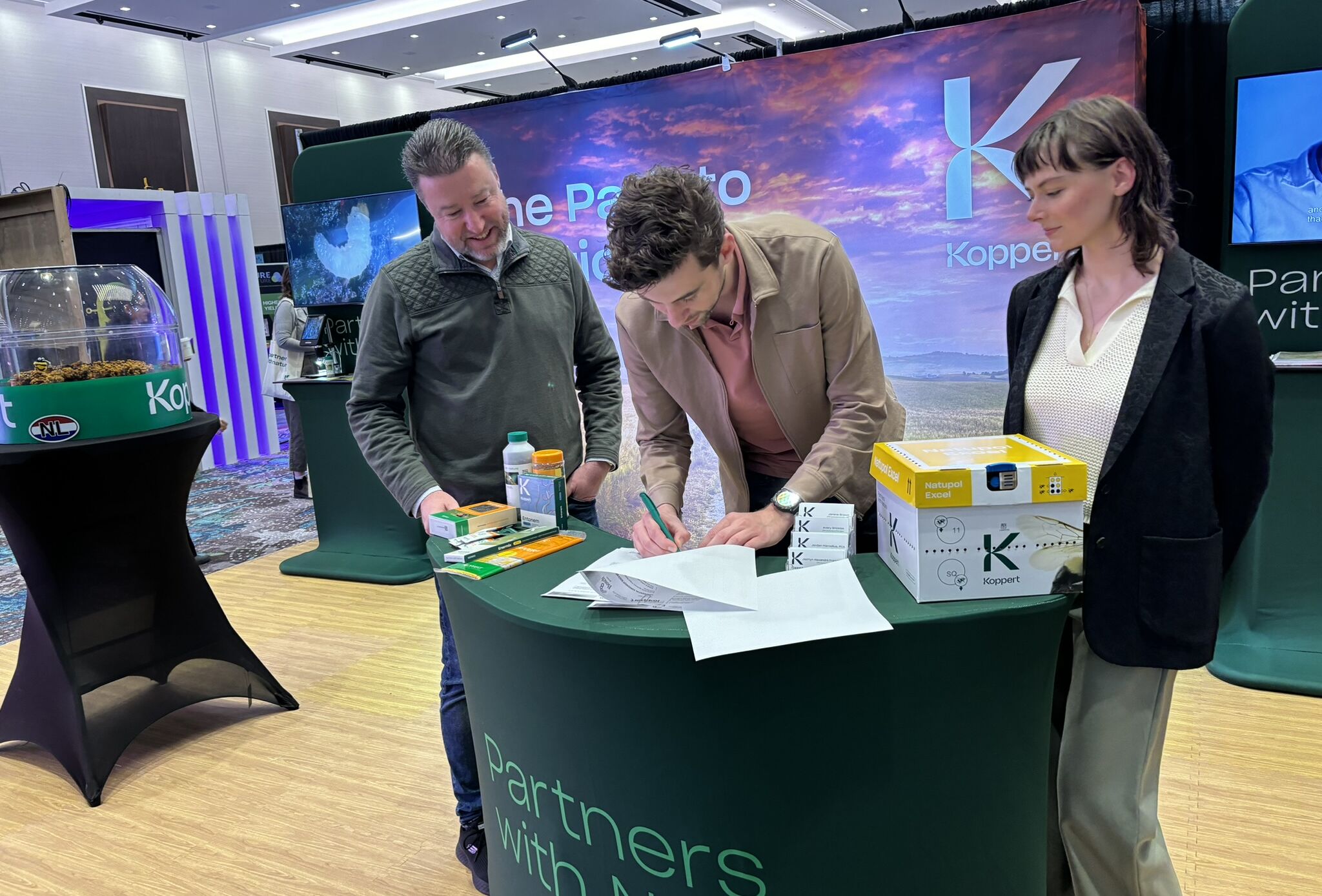 A festive touch to Koppert's participation at Ag-Con Las Vegas 2024 ...